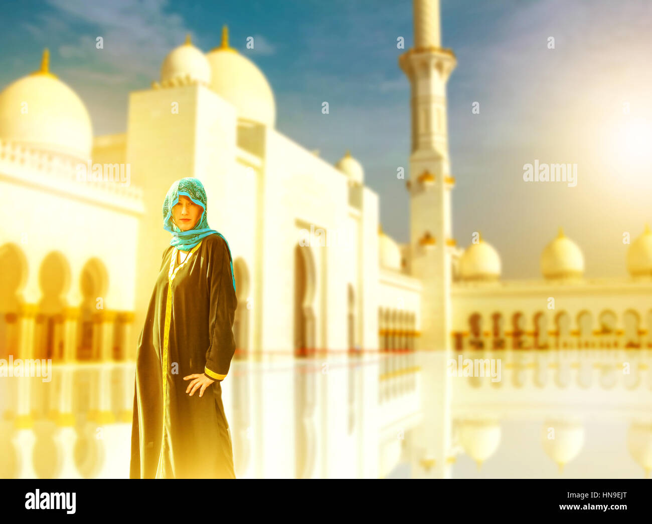 Tourist visiting Sheikh Zayed Mosque Stock Photo - Alamy