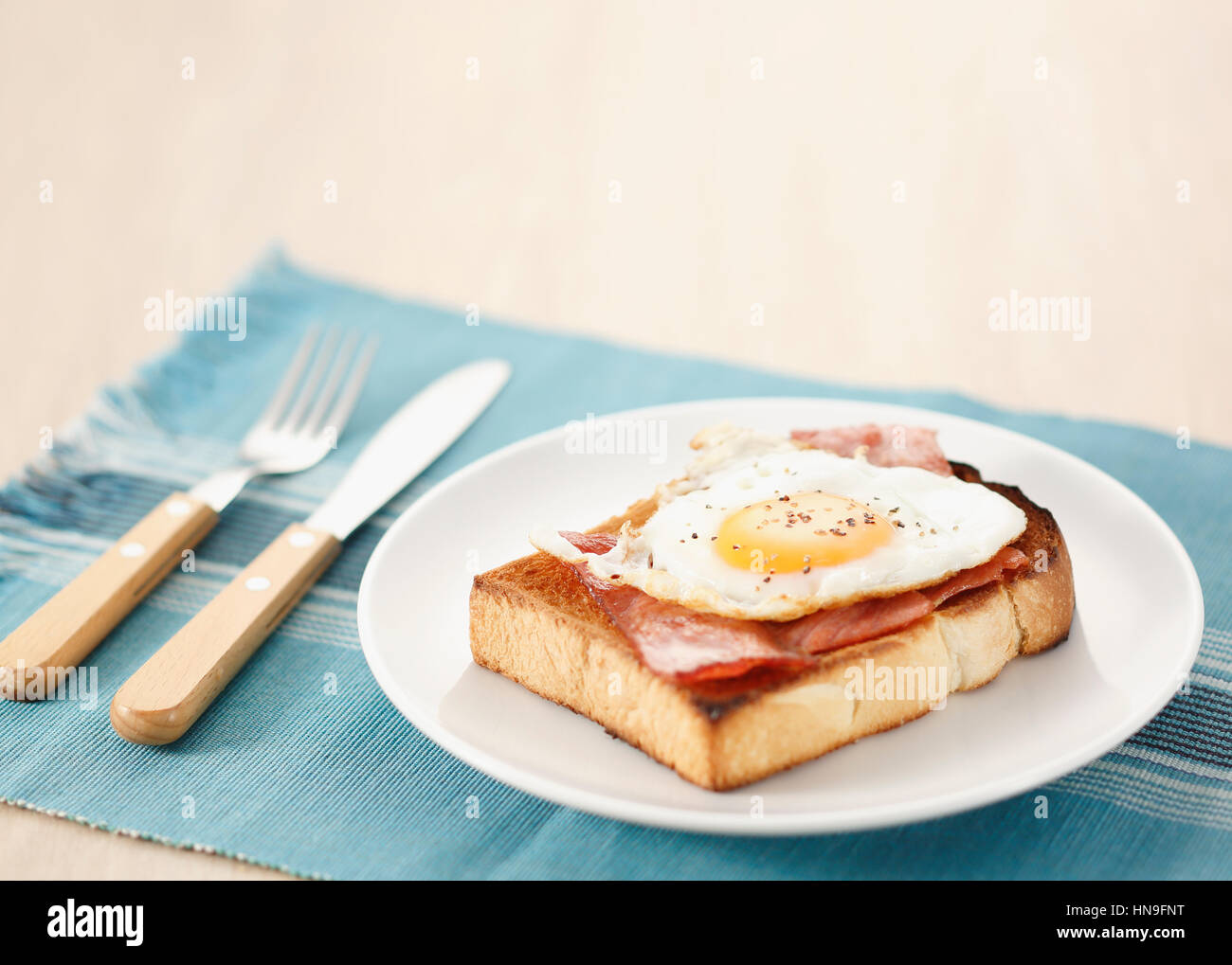 Plain toast knife hi-res stock photography and images - Alamy