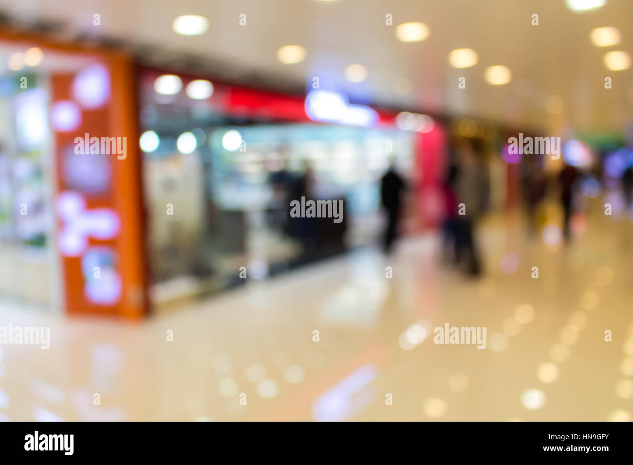 Senior group walking mall hi-res stock photography and images - Alamy