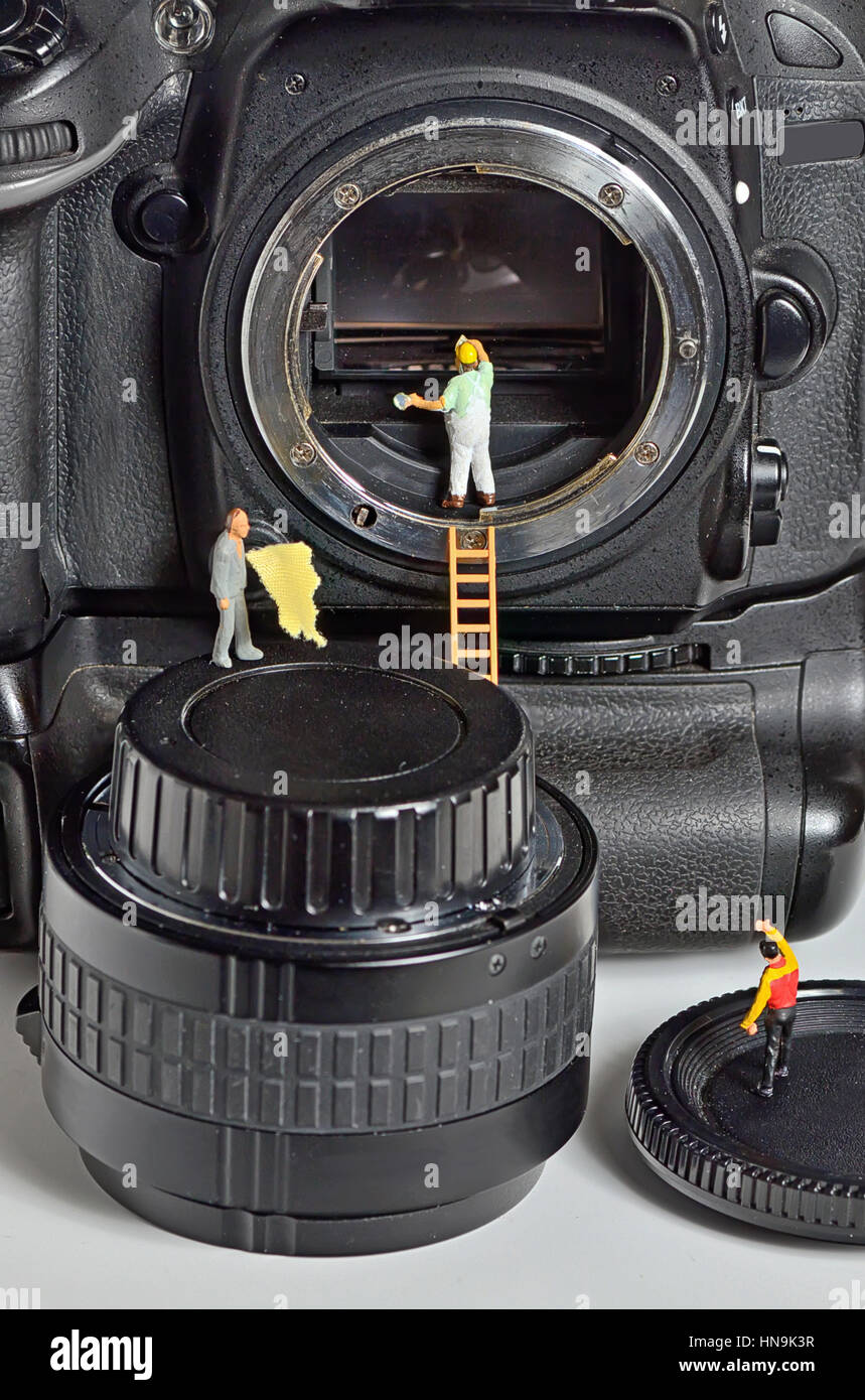 Man cleaning lens digital hi-res stock photography and images - Alamy