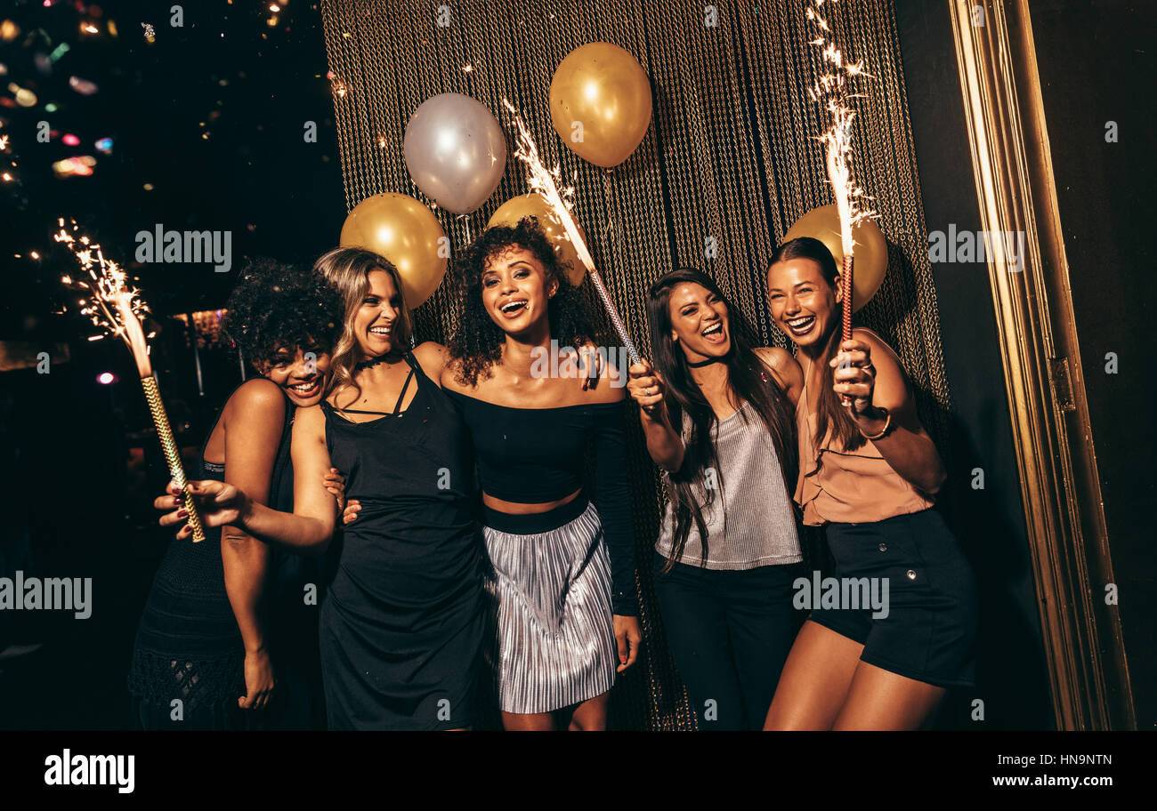 Celebrating in pub hi-res stock photography and images - Alamy