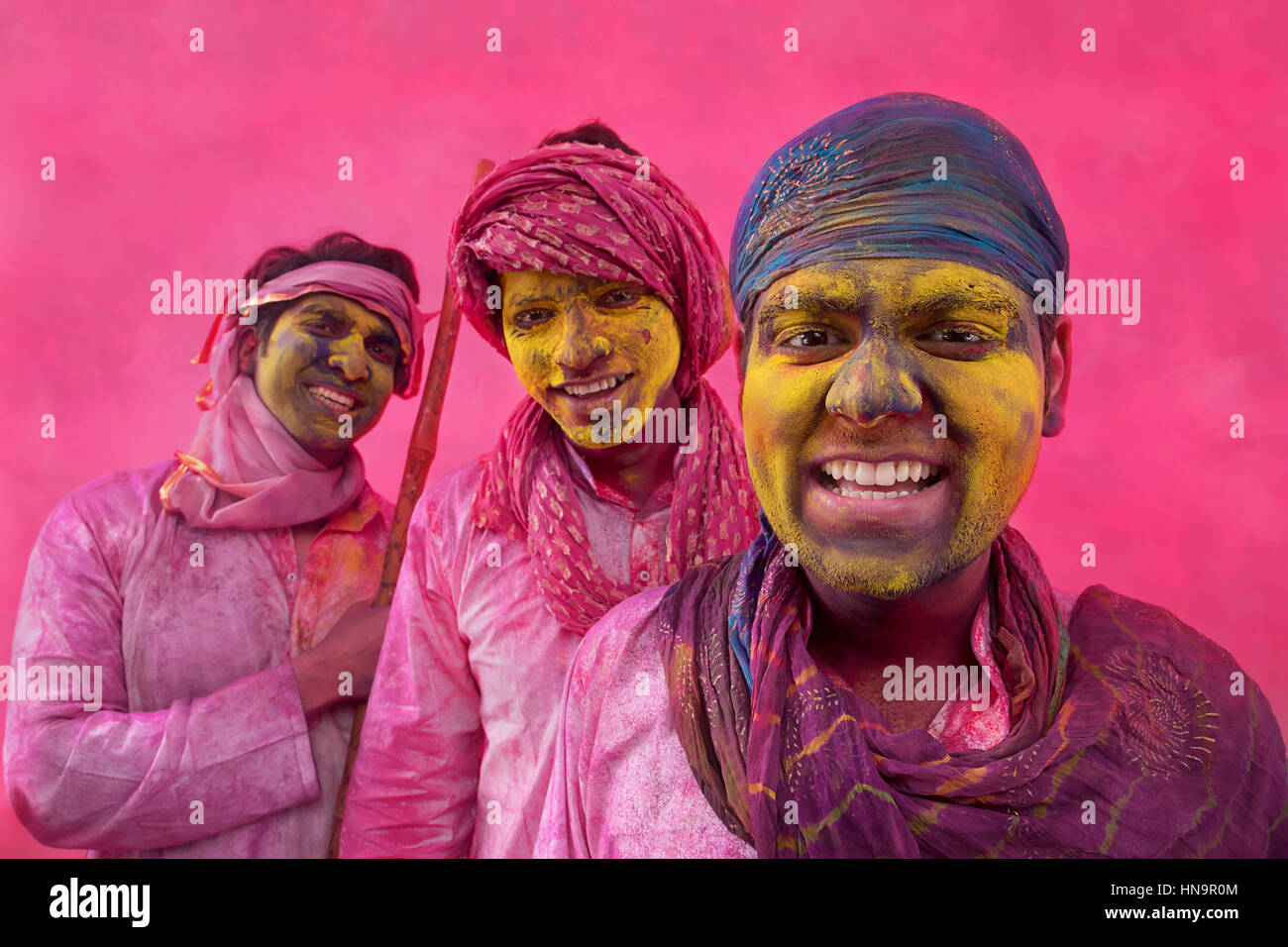 Portrait indian men playing holi hi-res stock photography and images ...