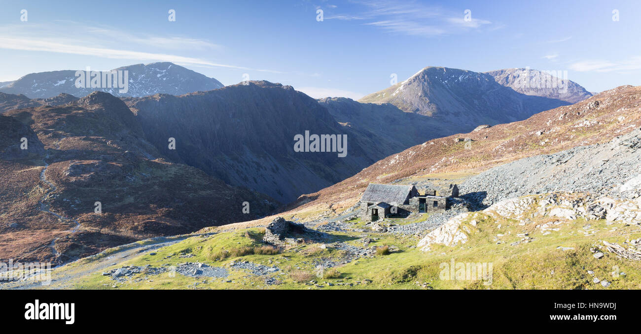 Hut peak district hi-res stock photography and images - Alamy