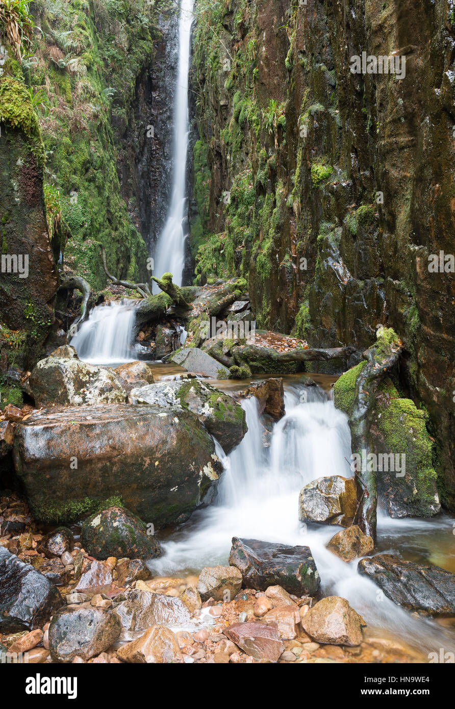Scale force waterfall lake district hi-res stock photography and images ...