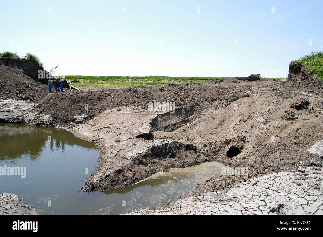Big Lake, MO 5-18-07 This is part of a levee that broke during the ...