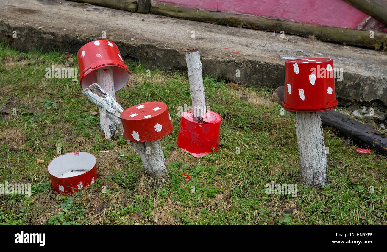 Red pot white dots hi-res stock photography and images - Alamy