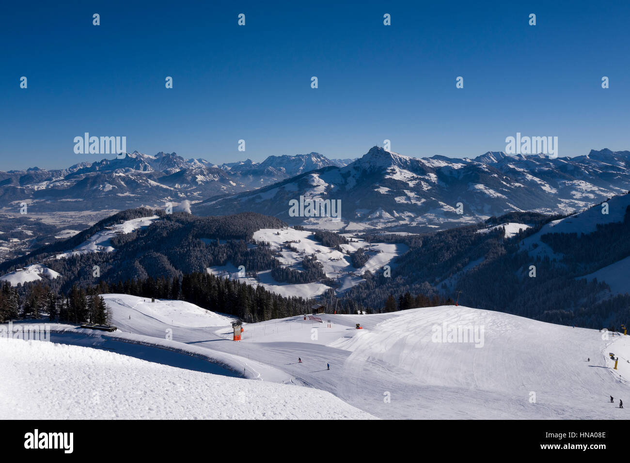 Piste, winter landscape, view of the Kitzbühel Horn, ski area Wilder ...