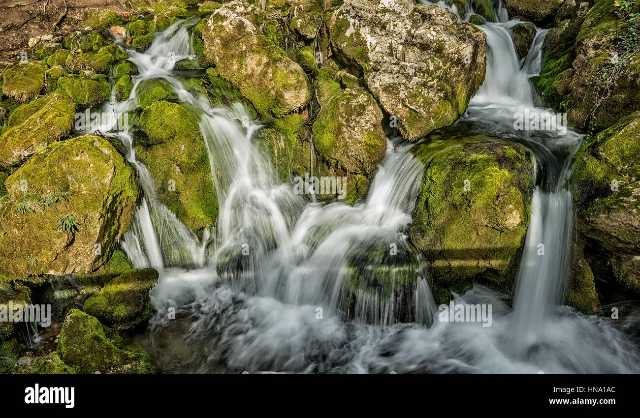 Waterfalls over rocks hi-res stock photography and images - Alamy
