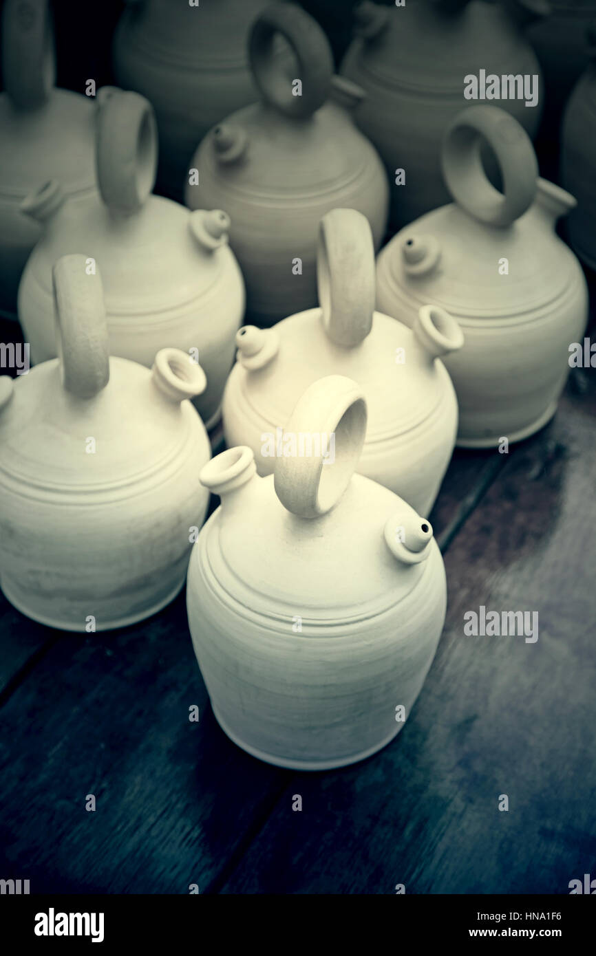 Traditional spanish cooking pots hi-res stock photography and images ...