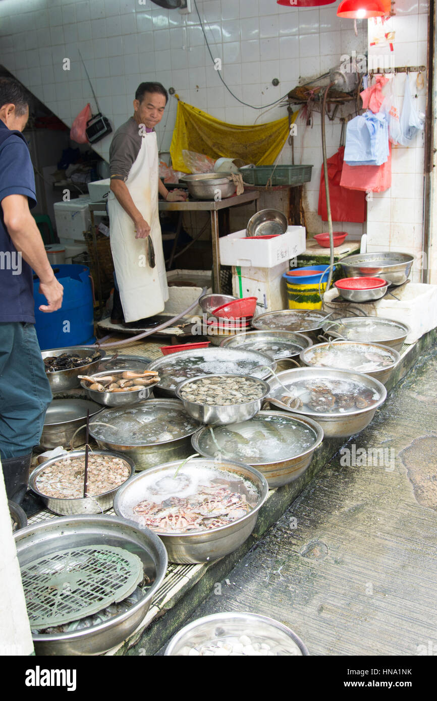 Seafood market fish tank in hi-res stock photography and images - Alamy