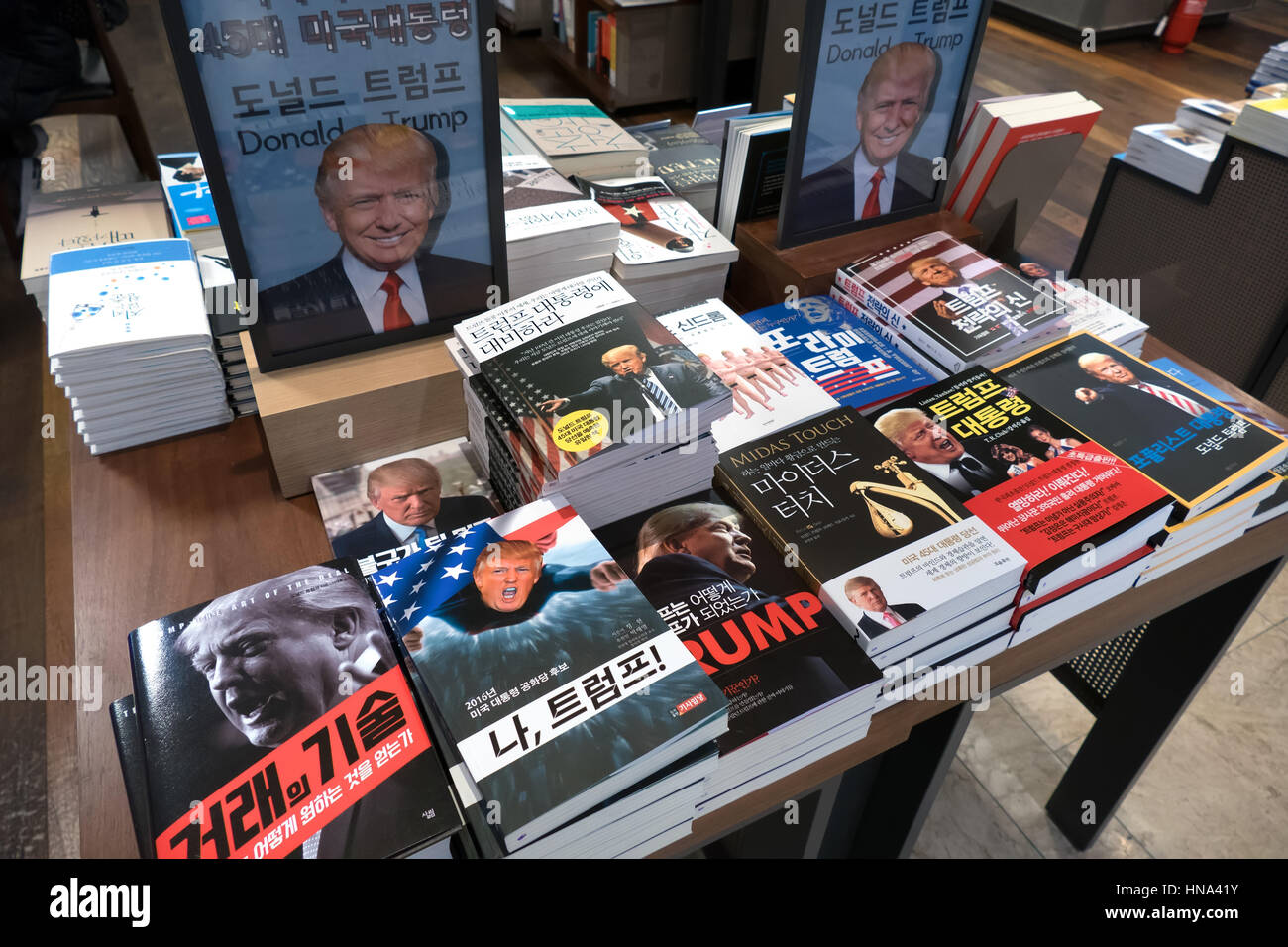 Donald trump magazine hi-res stock photography and images - Alamy