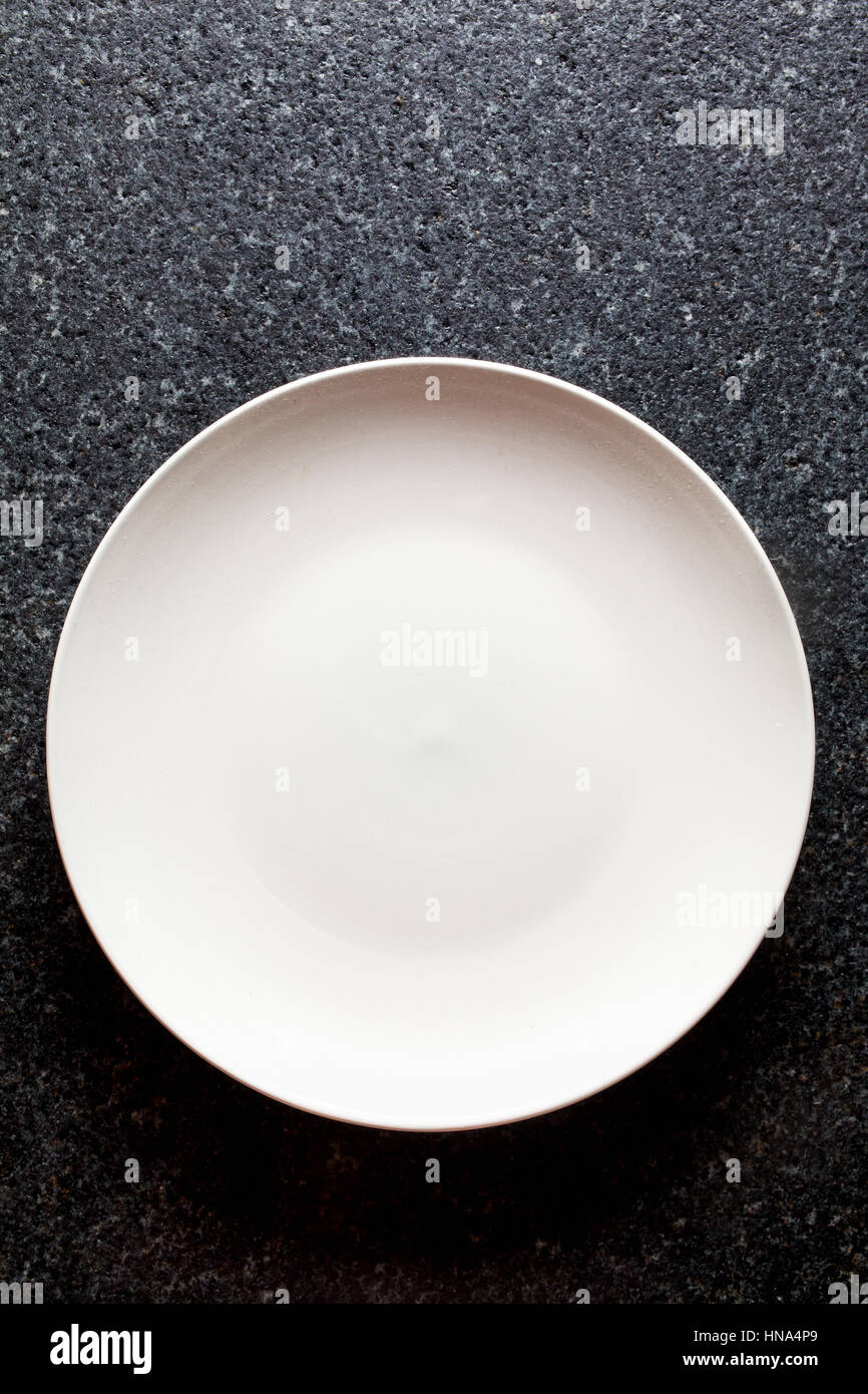 Empty black plate hi-res stock photography and images - Alamy