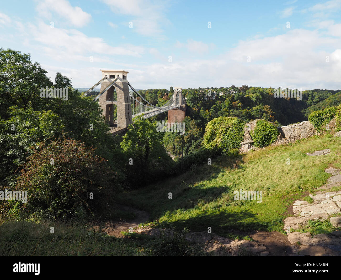 Clifton Suspension Bridge spanning the Avon Gorge and River Avon ...