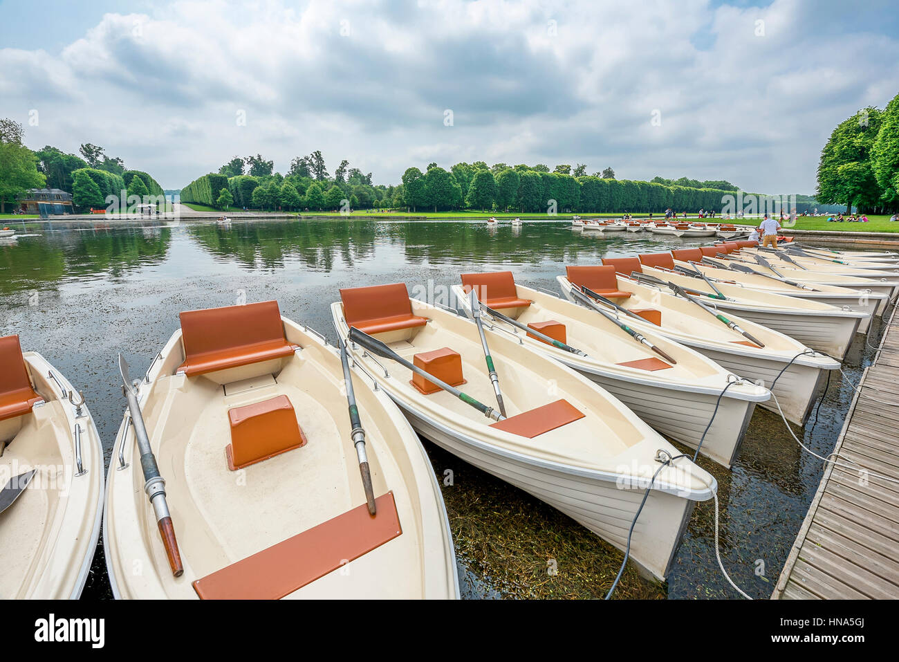 Pond with boat hi-res stock photography and images - Alamy
