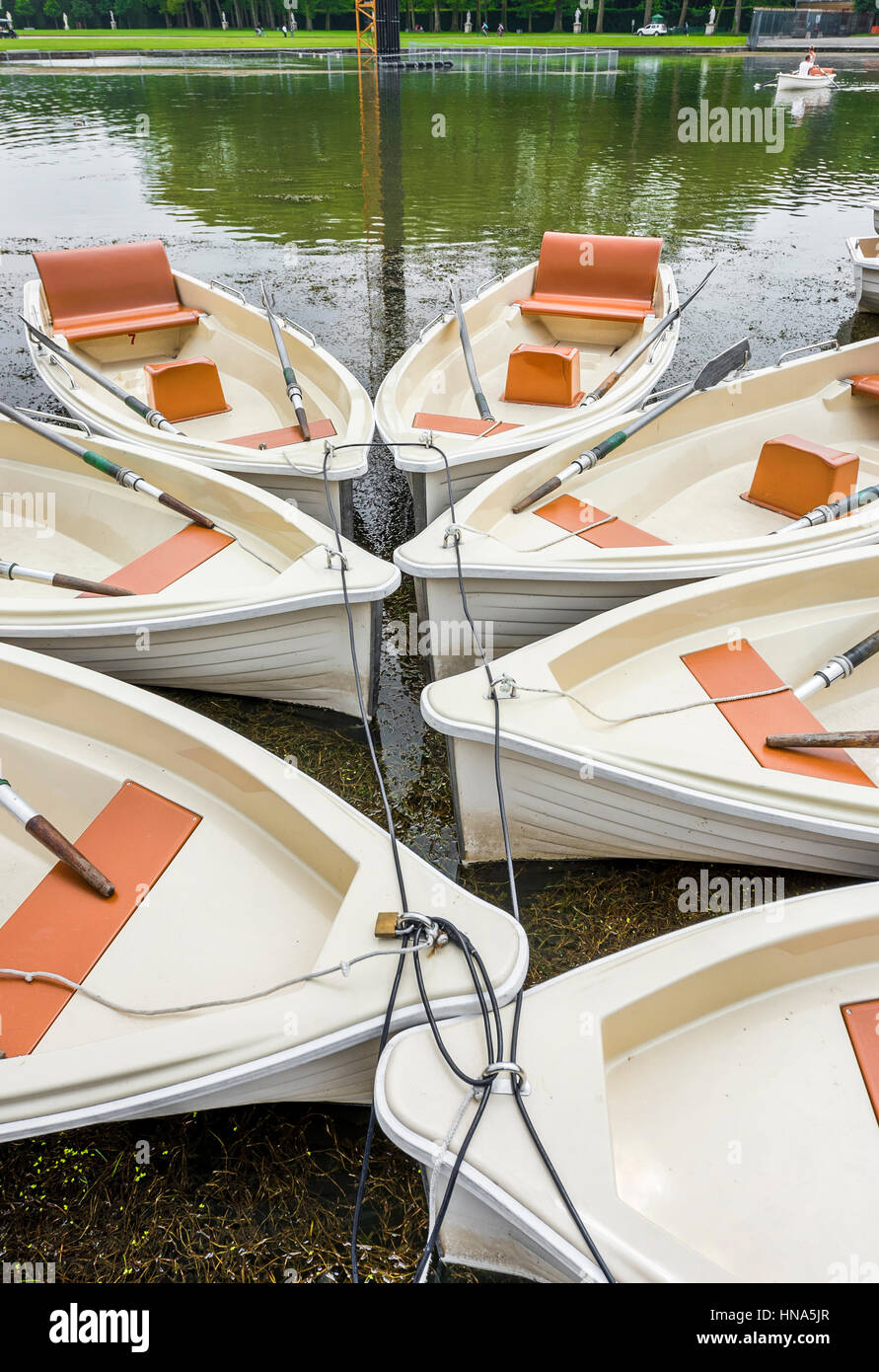Pond with boat hi-res stock photography and images - Alamy