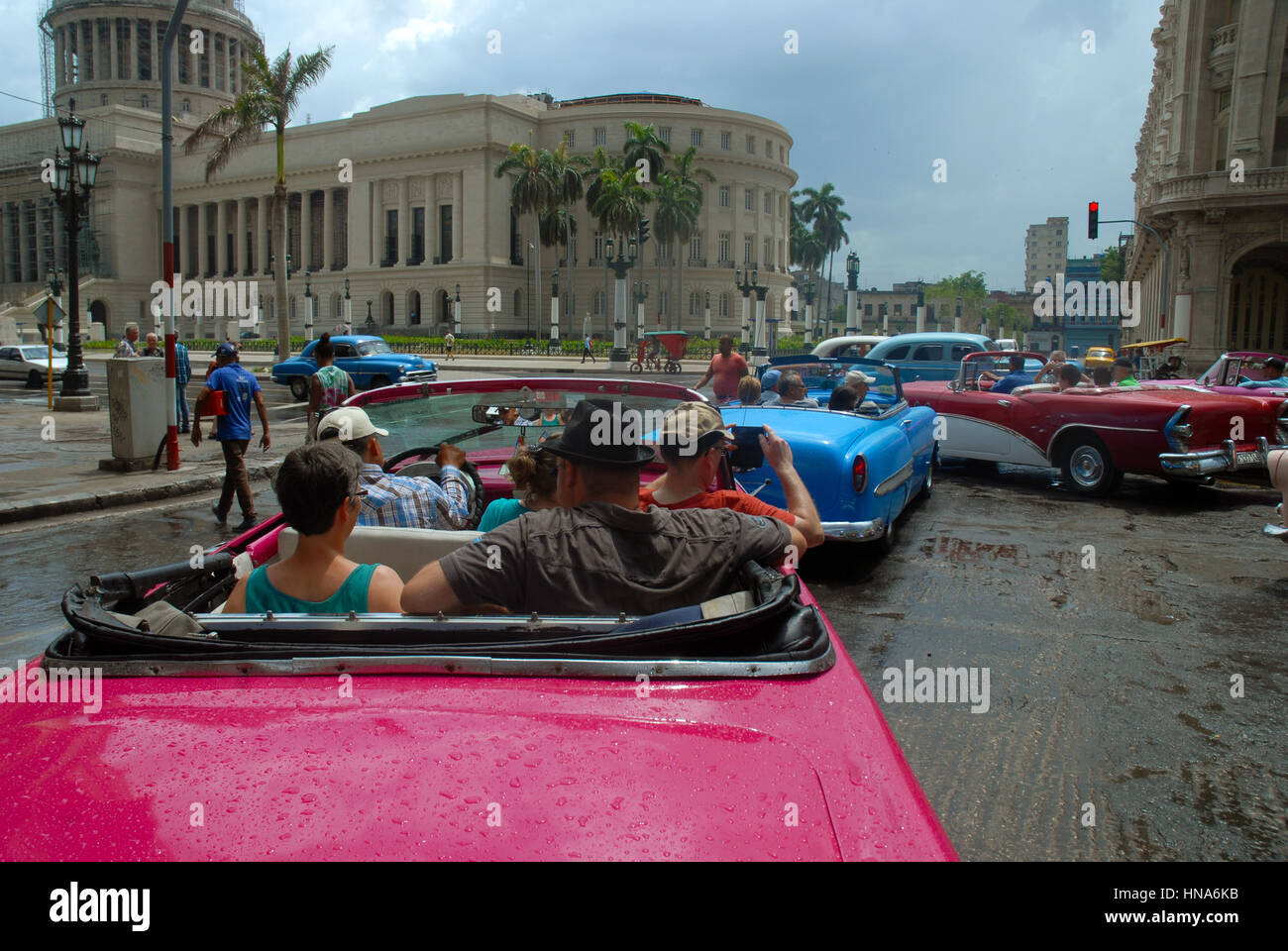 Pink vintage car, Parque Central, Havana, Cuba Stock Photo - Alamy