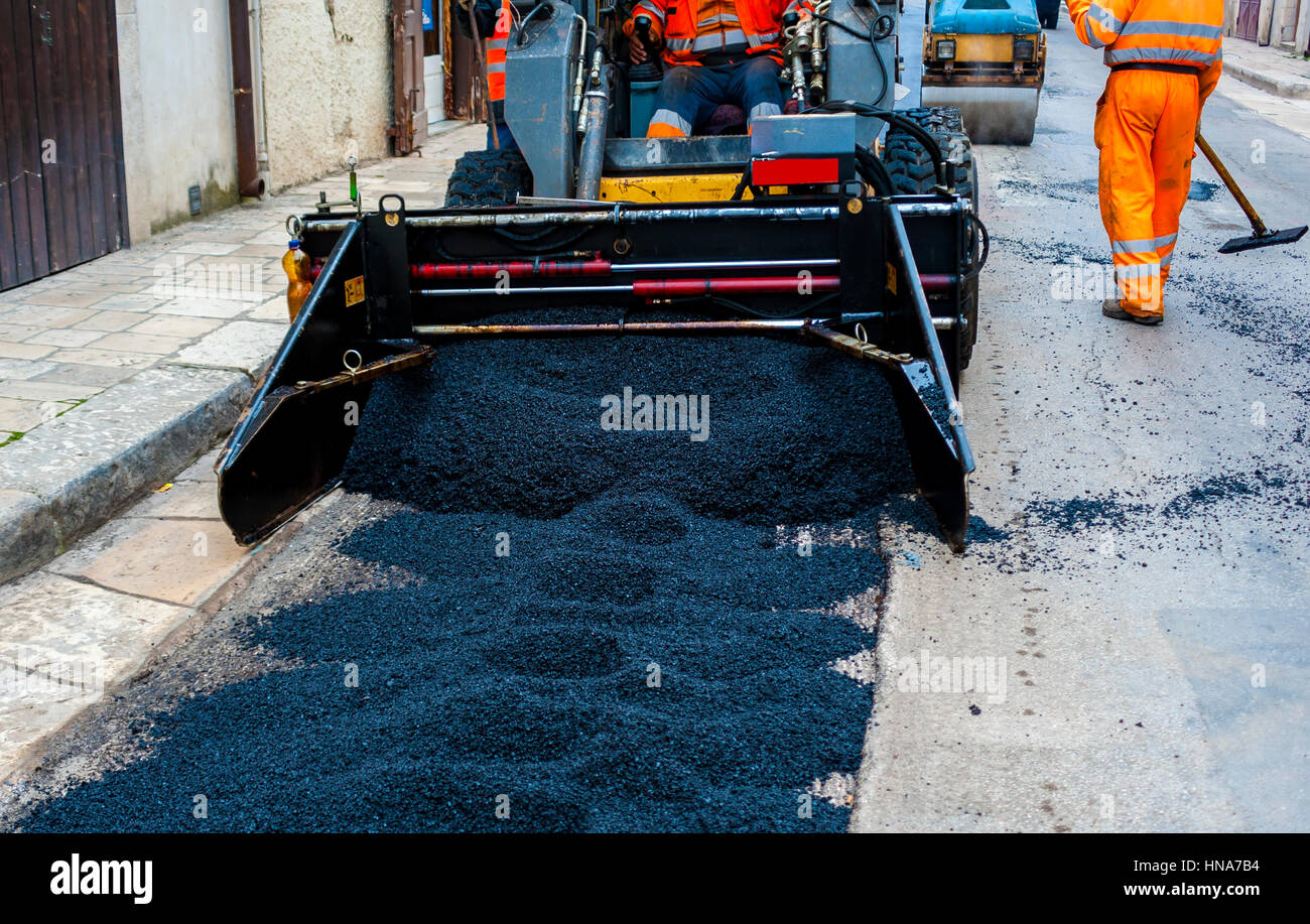 Bitumen road construction hi-res stock photography and images - Alamy
