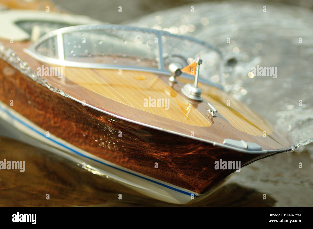 Rooster tail of water hi-res stock photography and images - Alamy