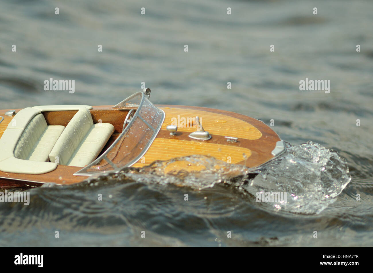 Rc boat hi-res stock photography and images - Alamy