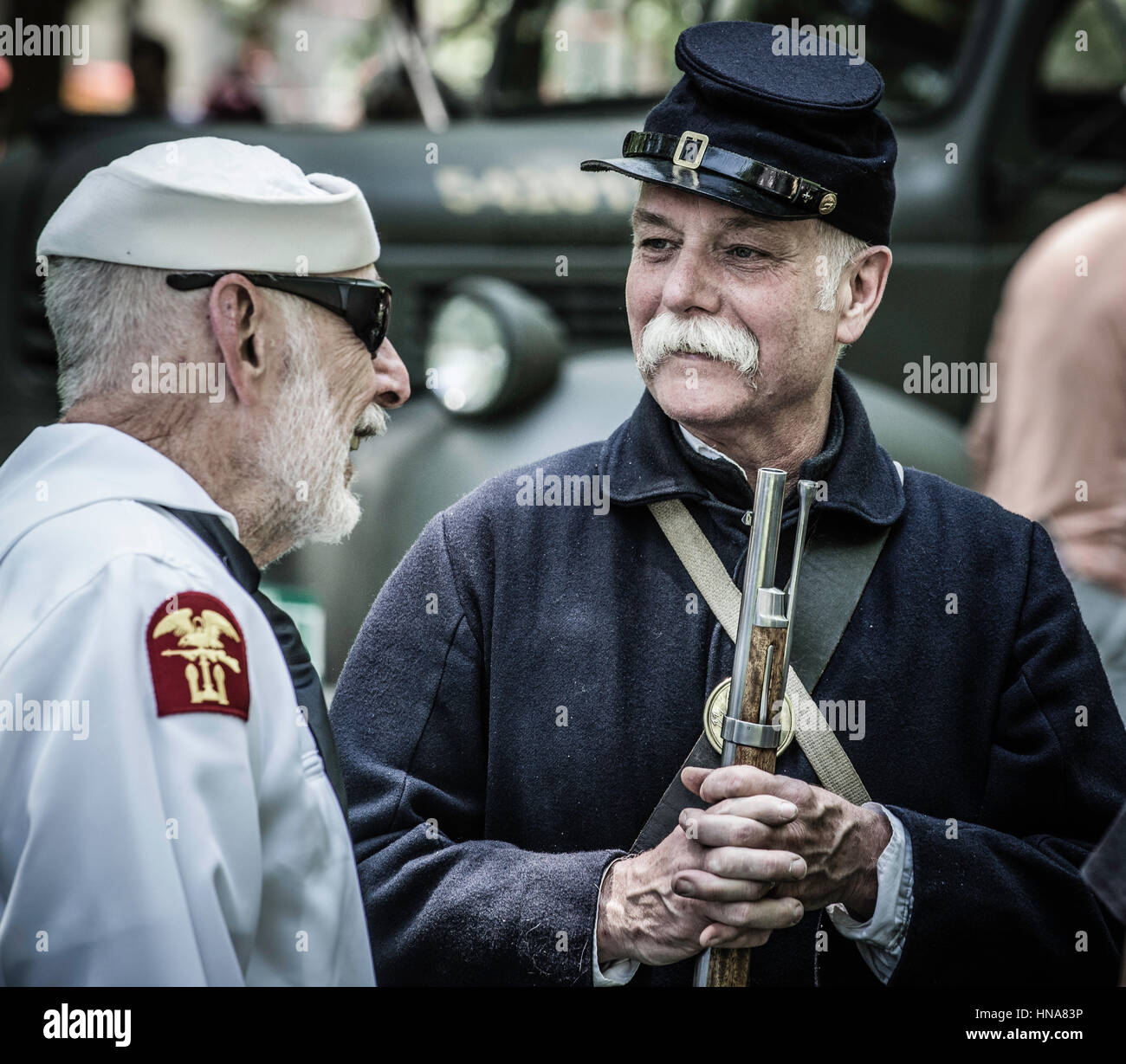 Confederate artillery reenactors hi-res stock photography and images ...