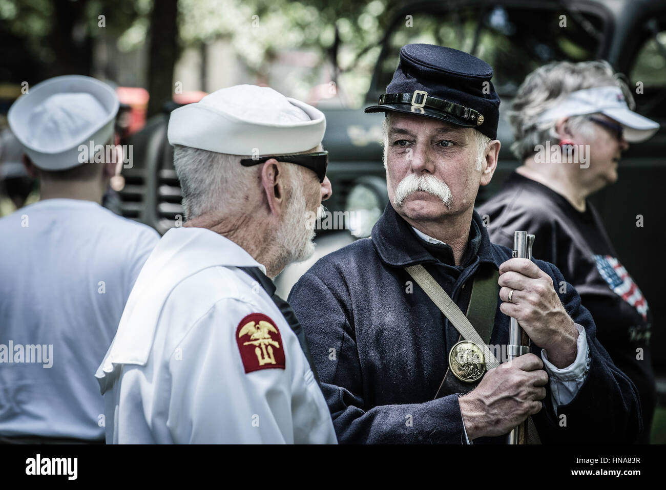 Reenactors artillery hi-res stock photography and images - Alamy
