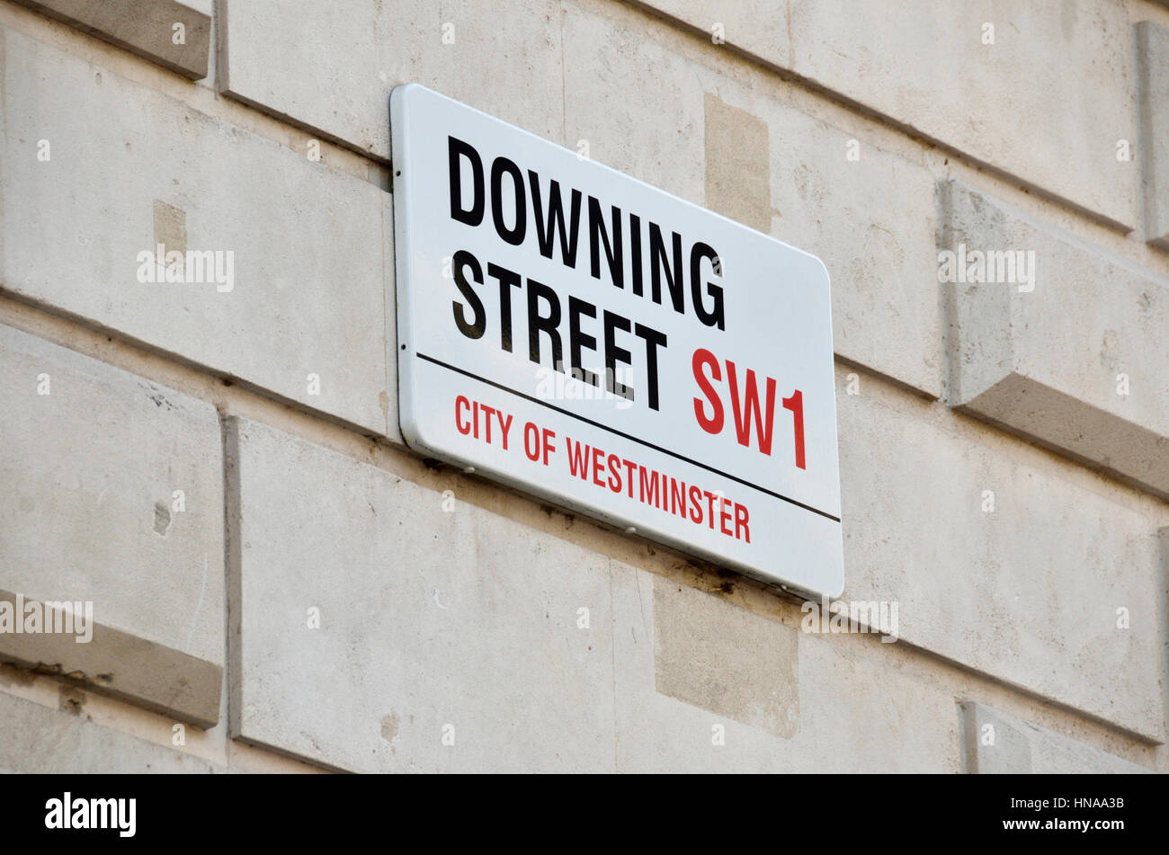 Downing street sign london uk hi-res stock photography and images - Alamy