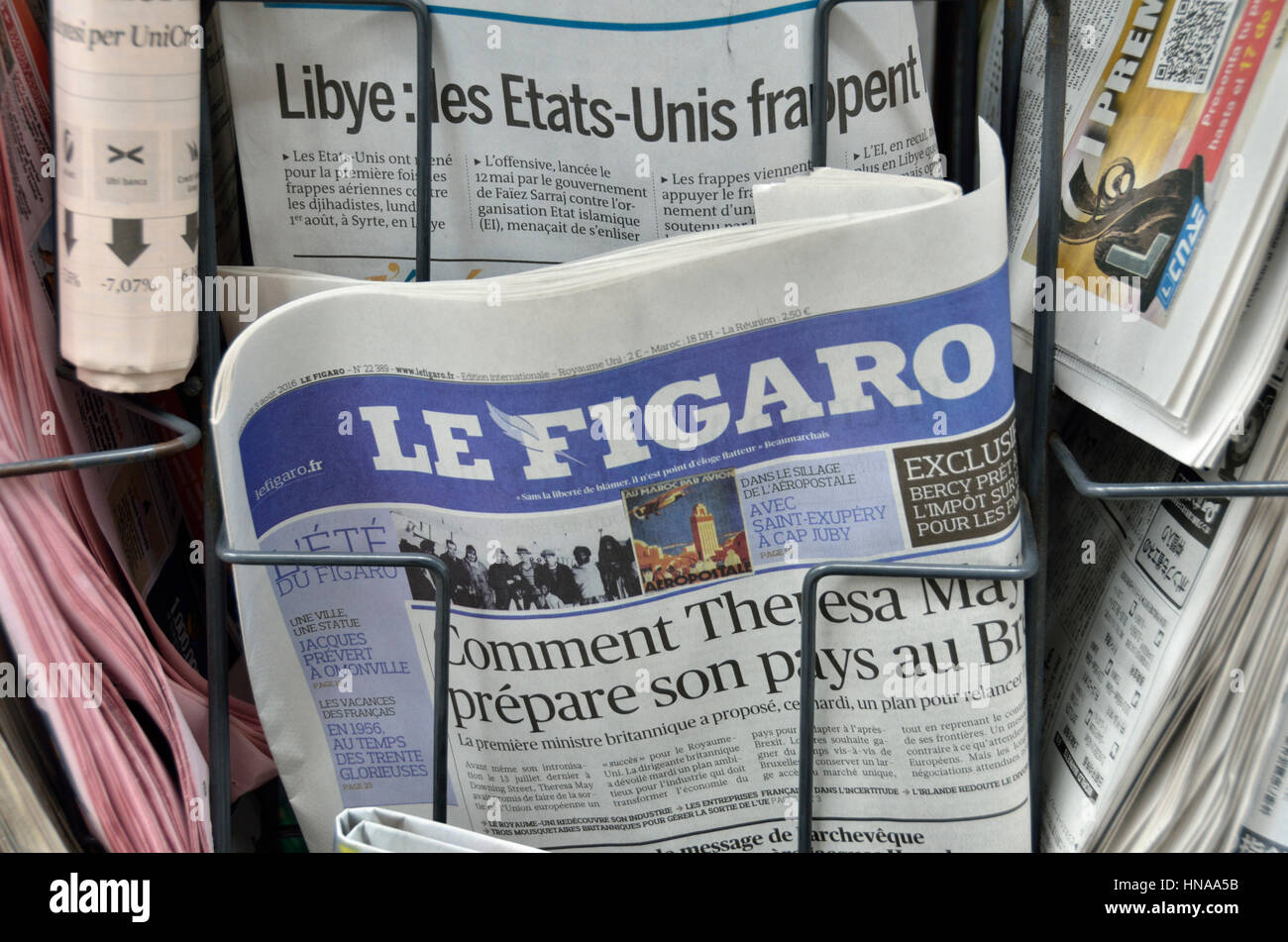 Le Figaro French newspaper Stock Photo - Alamy