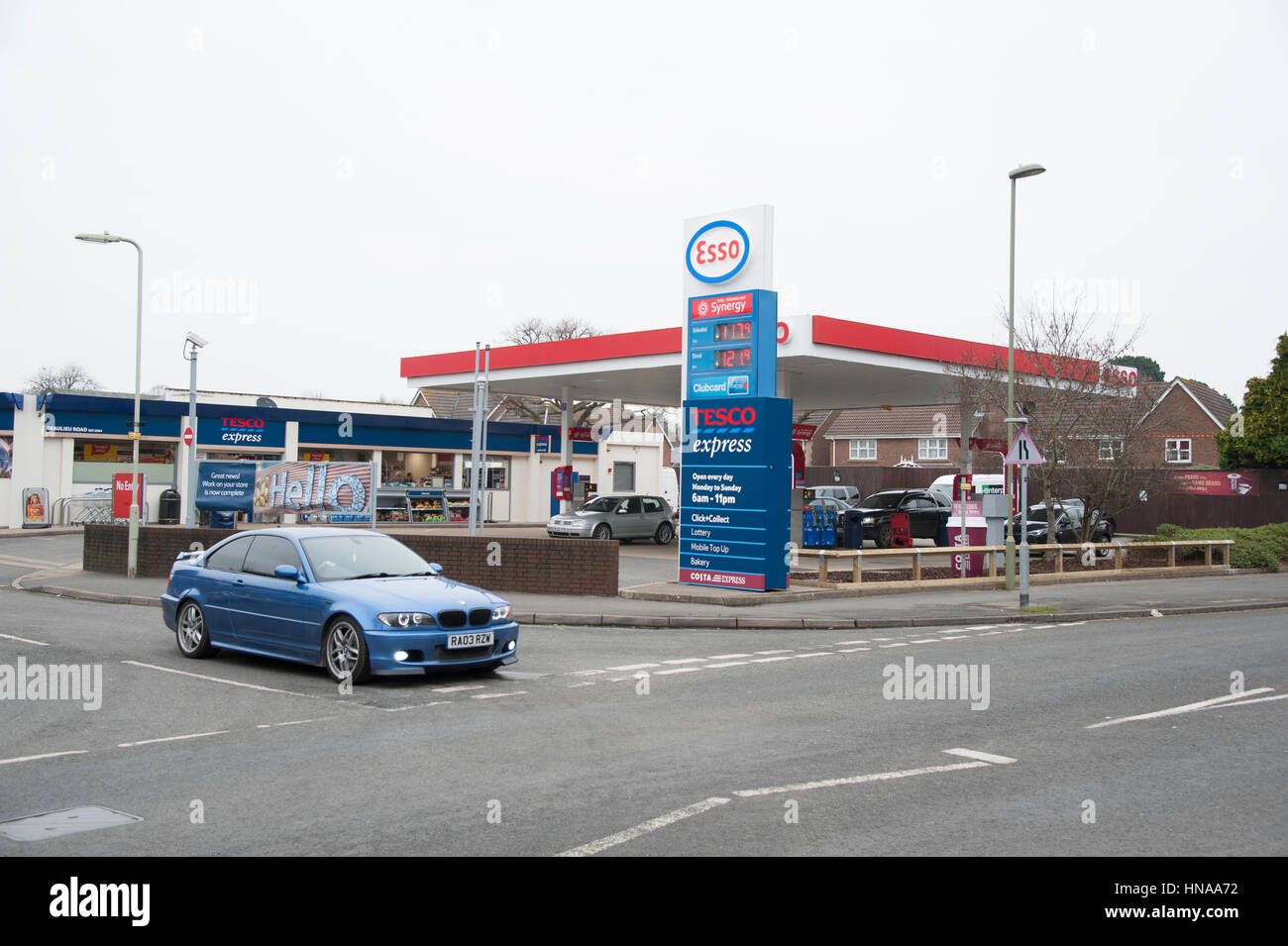 Mobil petrol station hi-res stock photography and images - Alamy