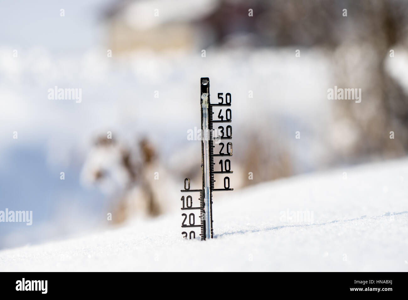 Outdoor thermometer winter hi-res stock photography and images - Alamy