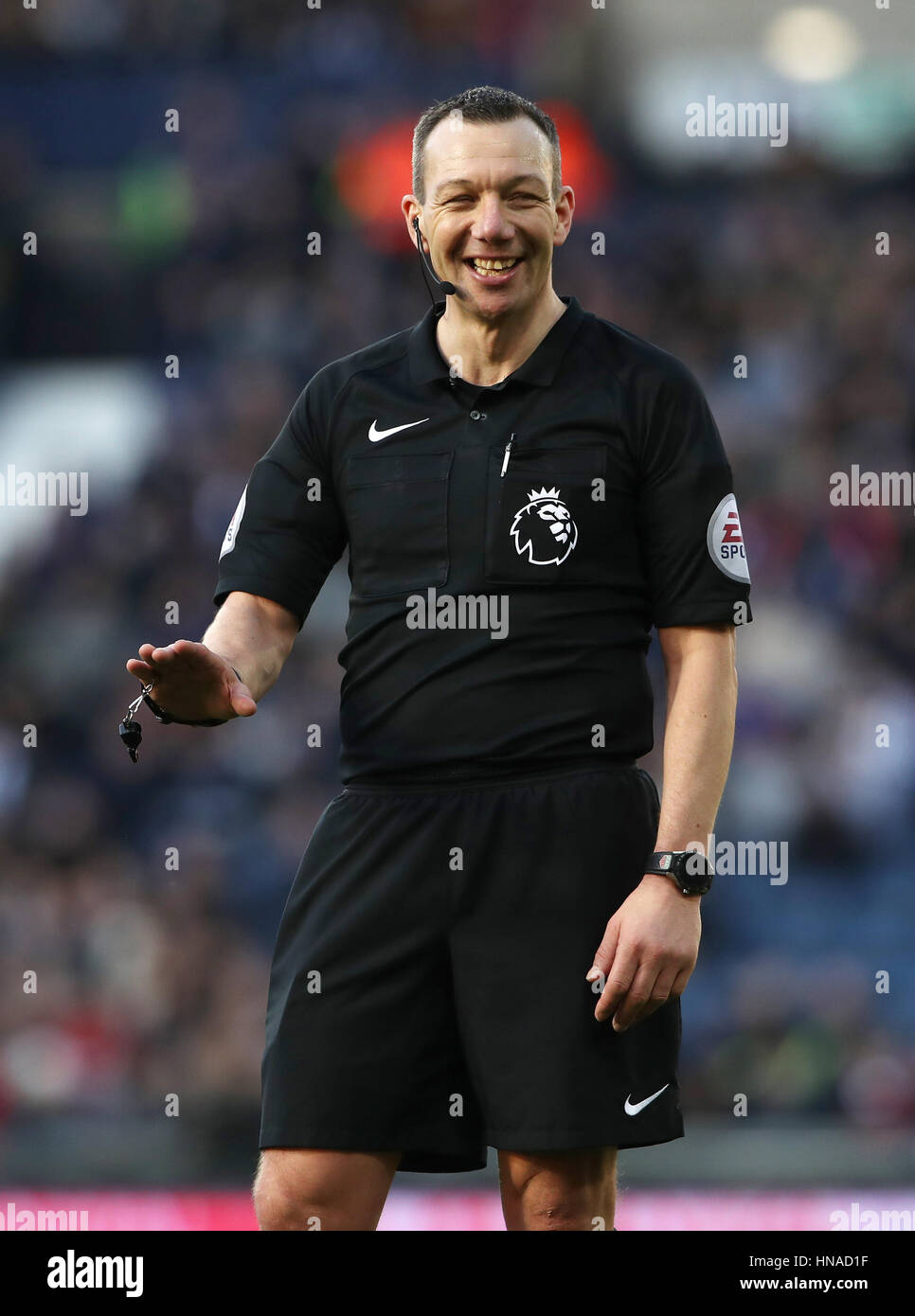 Referee Kevin Friend Stock Photo - Alamy