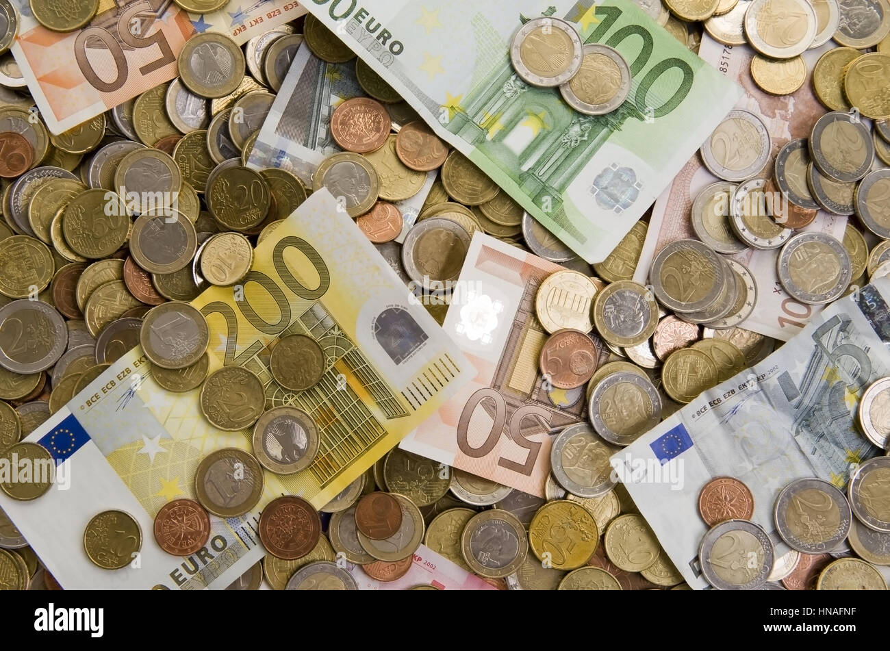 Euroscheine und Euromuenzen - euro banknotes and euro coins Stock Photo ...