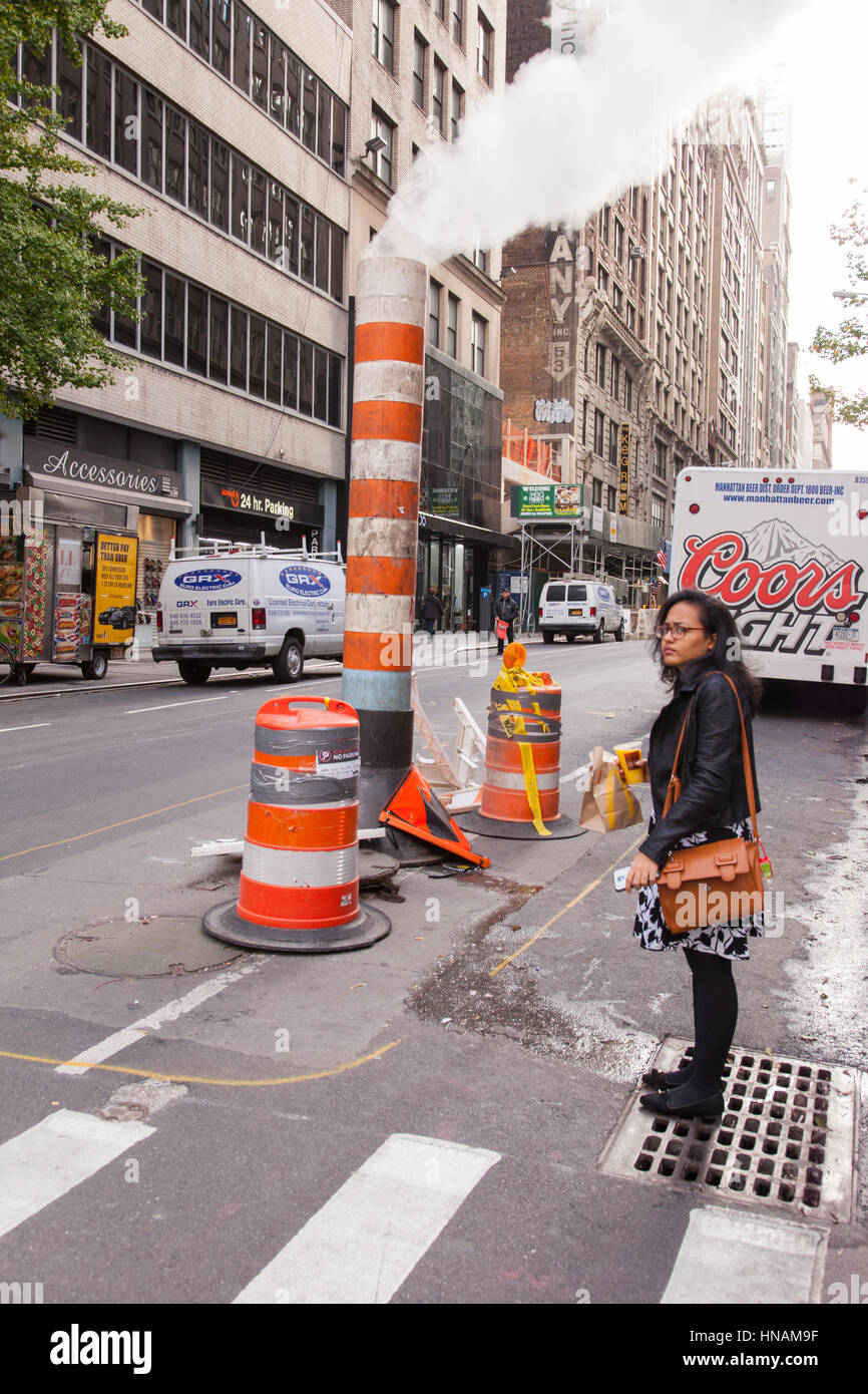 New york steam heating hi-res stock photography and images - Alamy