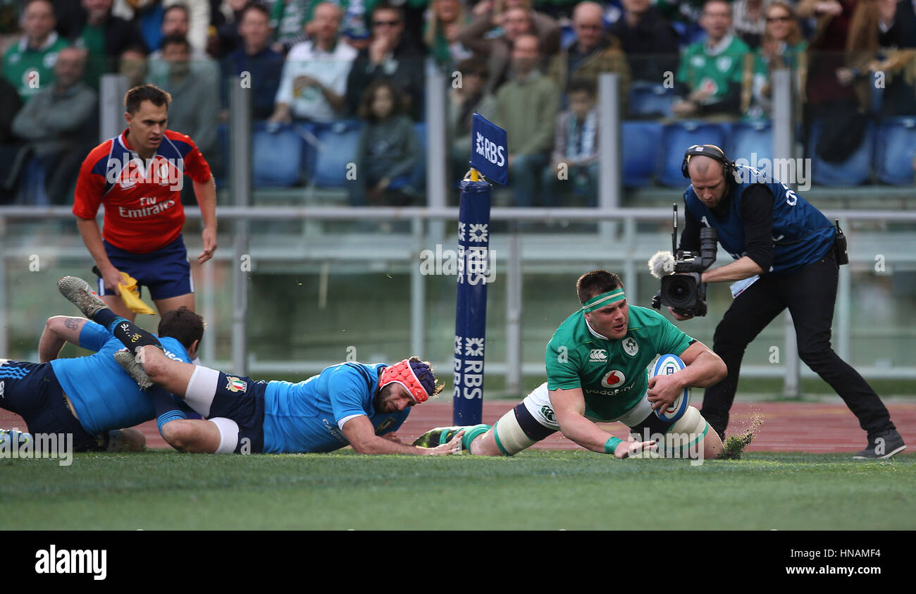Ireland's CJ Stander scores his side second try during the RBS 6 ...