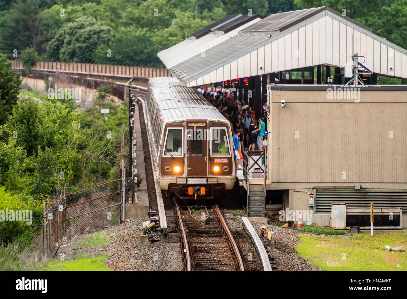 Passengers boarding metro train hi-res stock photography and images - Alamy