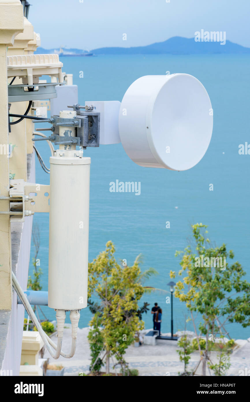 Satellite phone sea hi-res stock photography and images - Alamy