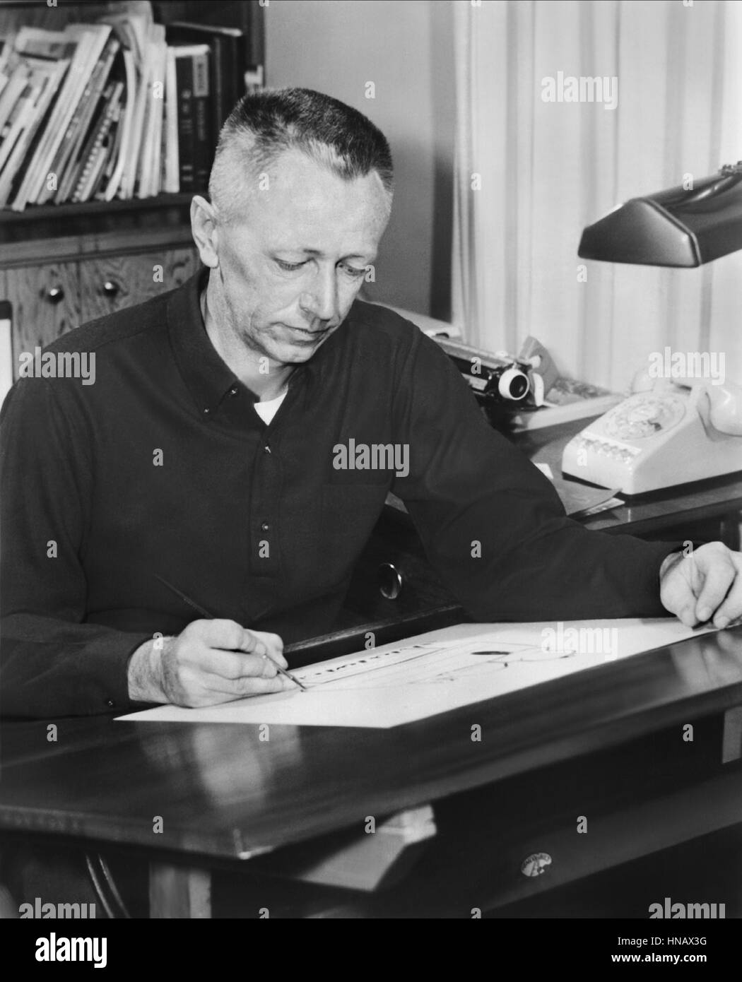 CHARLES M. SCHULZ CARTOONIST (1965 Stock Photo - Alamy