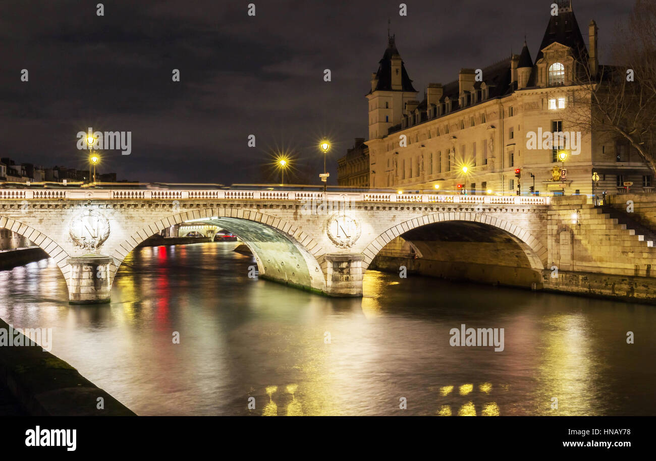 Pont saint michel hi-res stock photography and images - Alamy