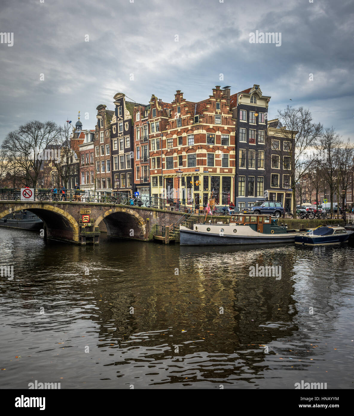 Traditional dutch houses hi-res stock photography and images - Alamy
