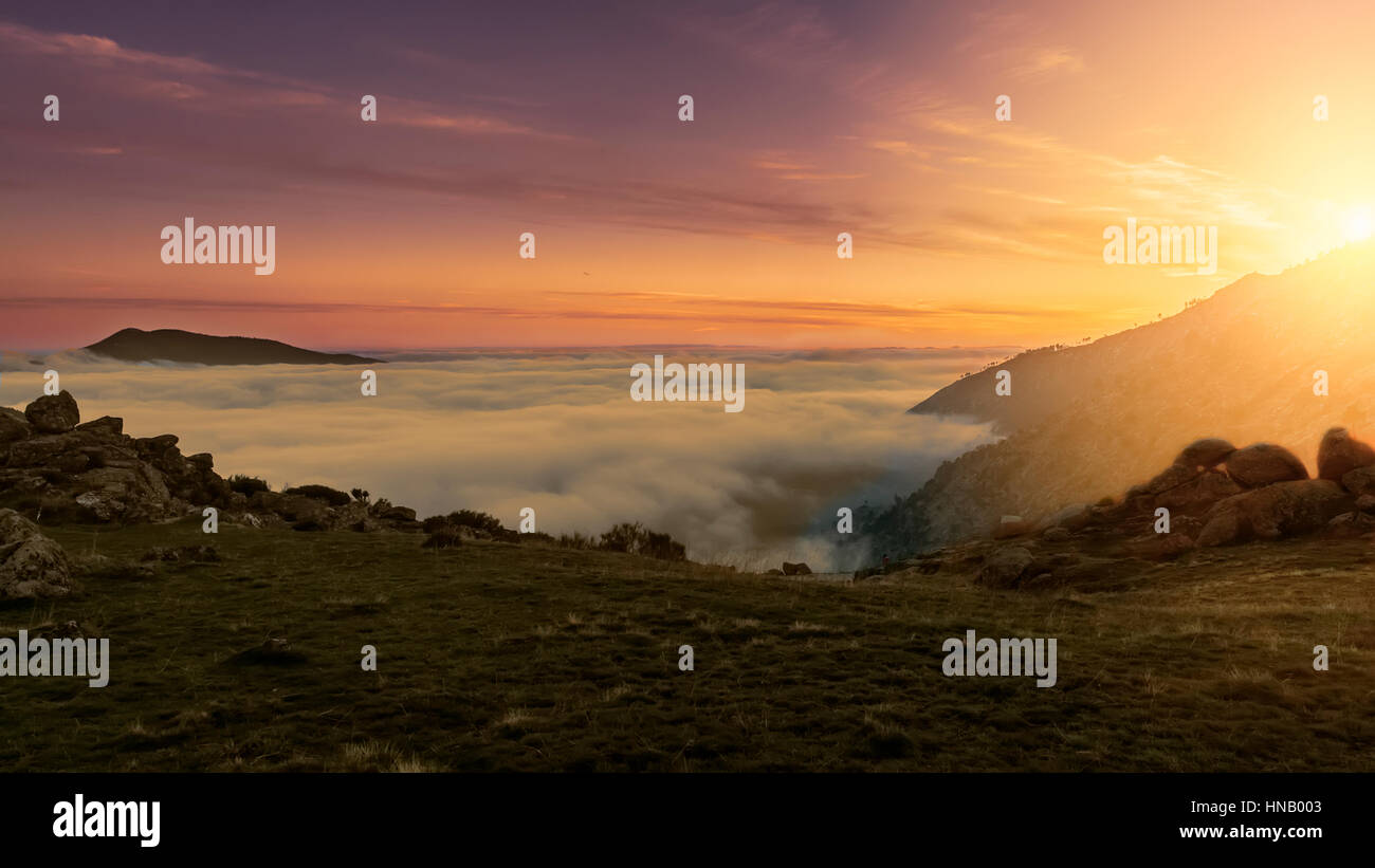 Sunset cloud mountain red gold hi-res stock photography and images - Alamy