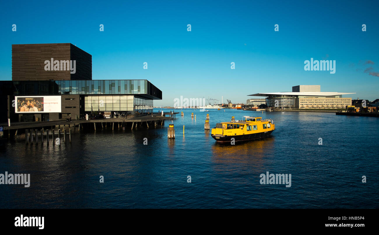Modern architecture overlooking Copenhagen Harbour Stock Photo - Alamy