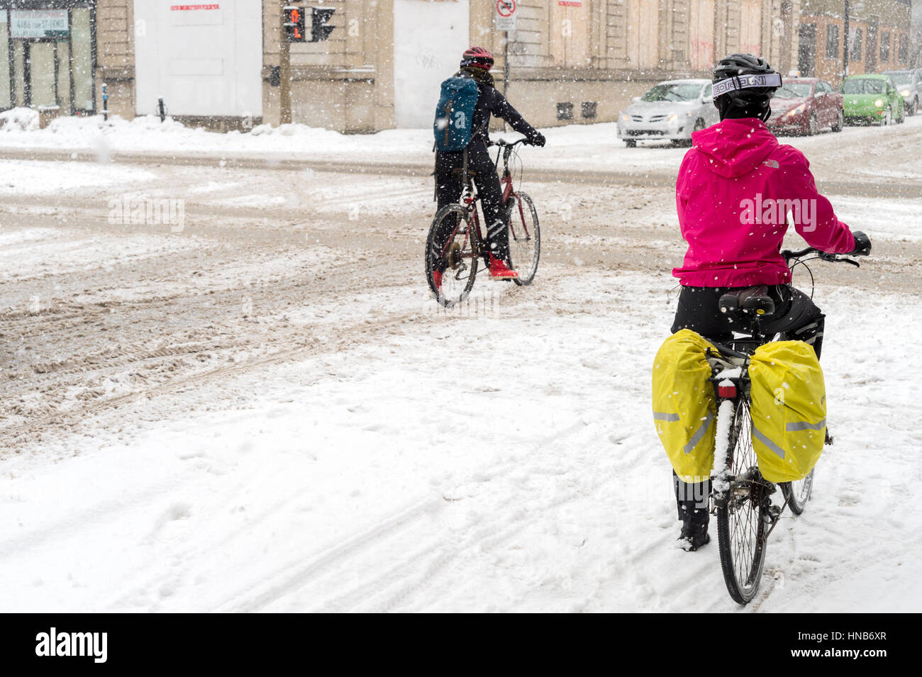 Cars moving people cycle hi-res stock photography and images - Alamy