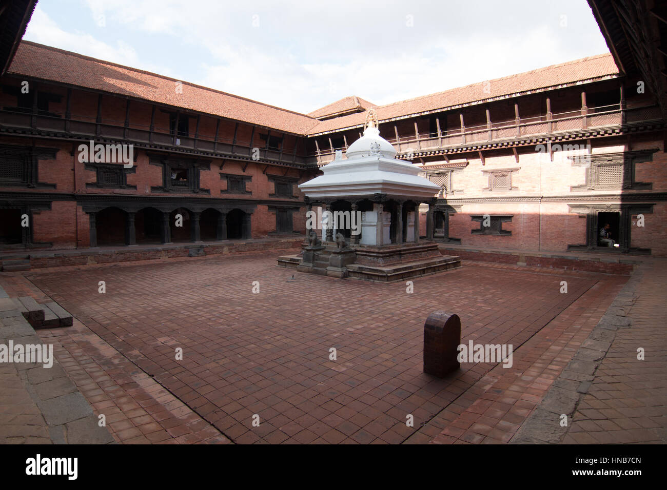 Old brick building courtyard hi-res stock photography and images - Alamy