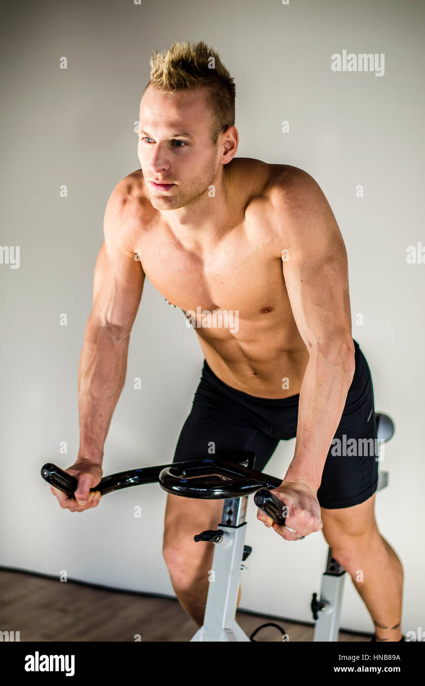 Spin class man hi-res stock photography and images - Alamy