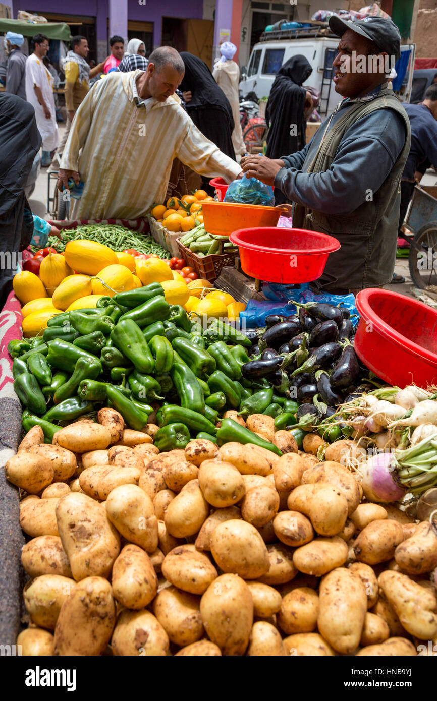Vegetable vendor hi-res stock photography and images - Alamy