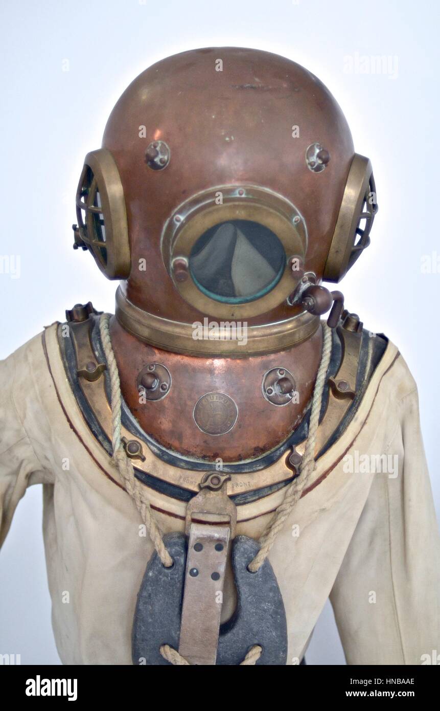 Antique Deep Sea Helmet Stock Photo - Alamy