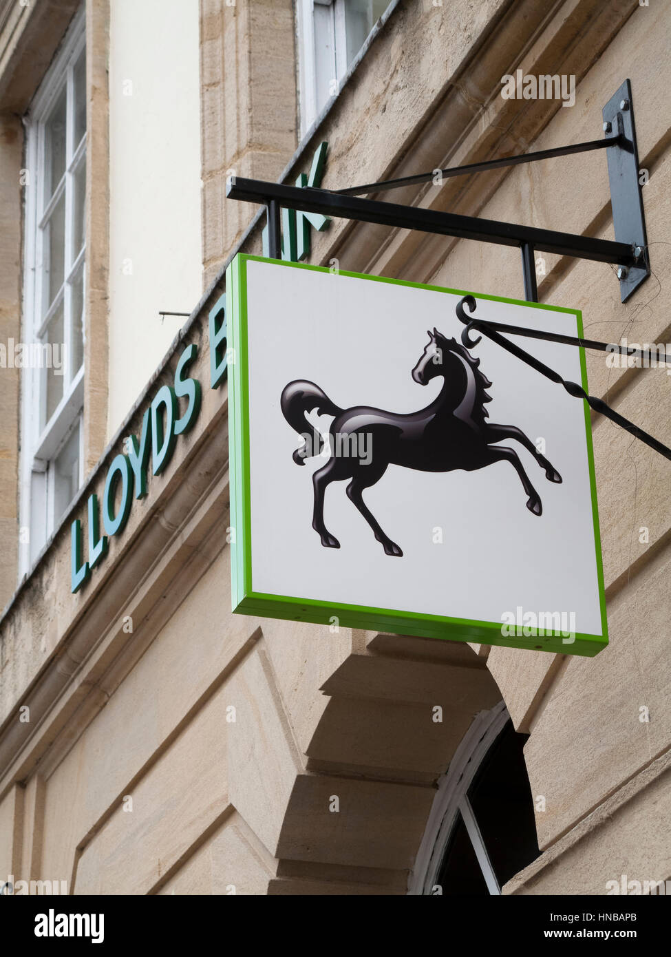 Lloyds banking group signage hi-res stock photography and images - Alamy