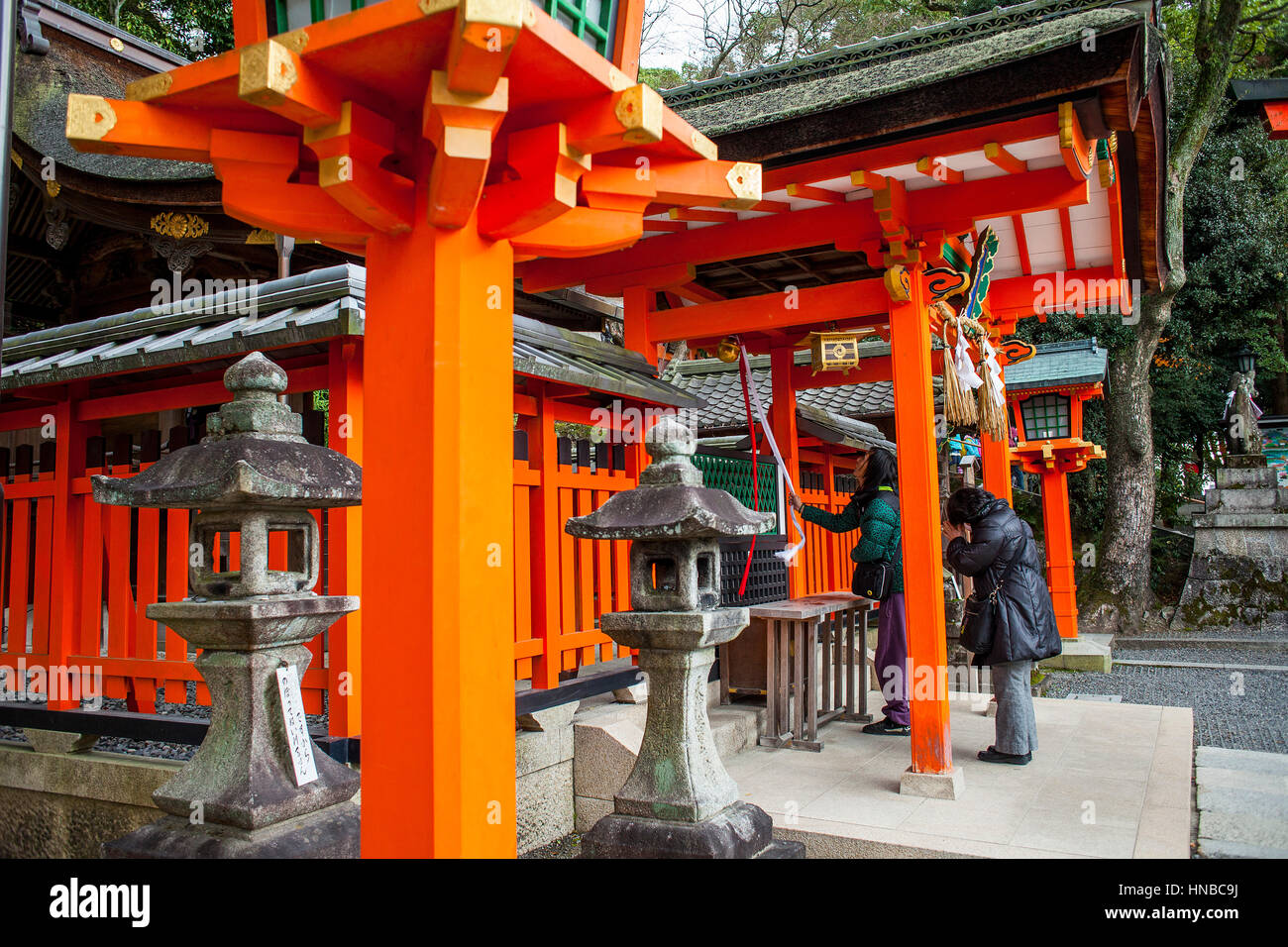 pray, praying, Women, Fushimi Inari-Taisha sanctuary,Kyoto, Japan Stock ...