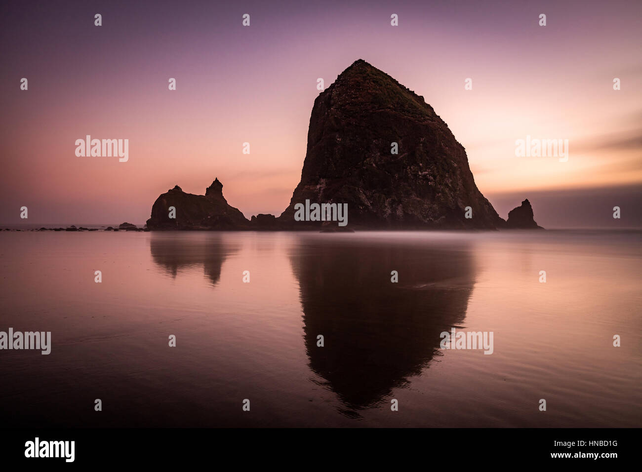 3 minute Long exposure of Haystack Rock at sunset, Cannon Beach, Oregon ...