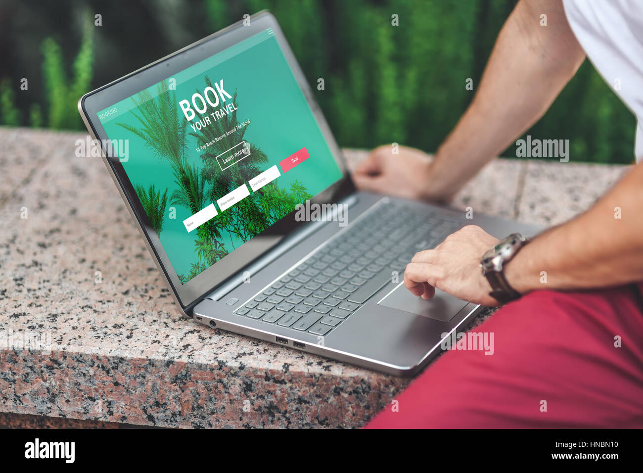 Booking hotel hi-res stock photography and images - Alamy