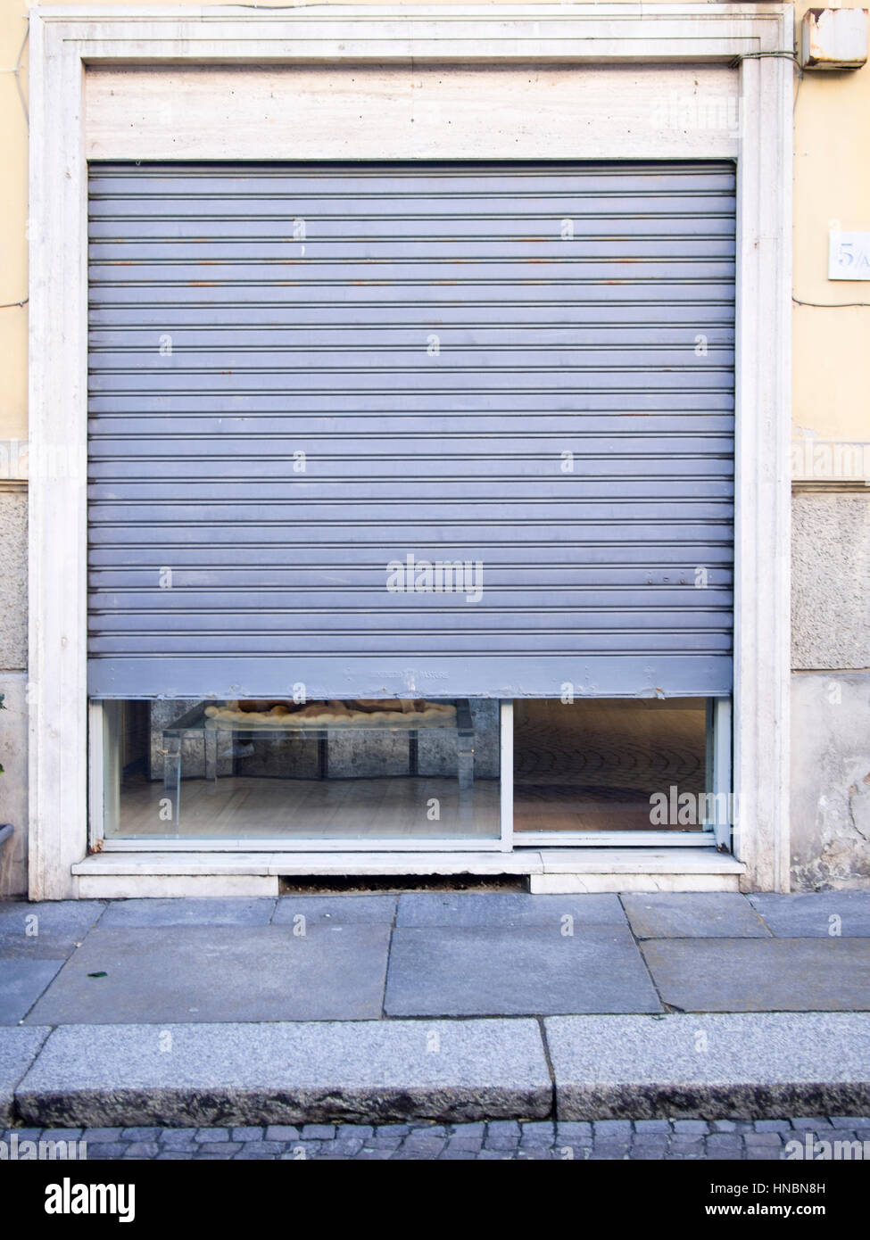 Closed for busines hi-res stock photography and images - Alamy